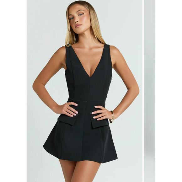 Showpo. | Dresses | Showpo Zareena Black Vneck Structured Tulip Pocket ...